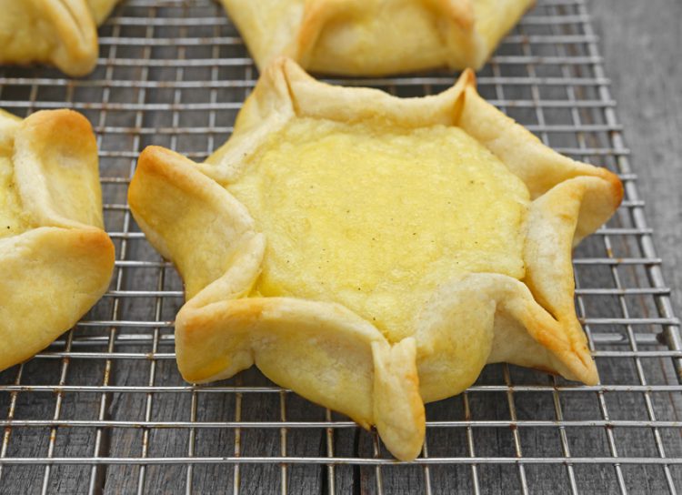 Potato Kalitka, the Pie from the Russian Far North | Food Perestroika